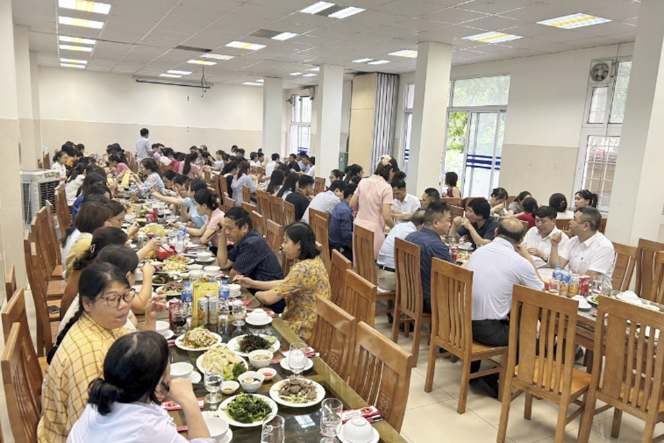 Triển khai hoạt động “Bữa cơm công đoàn” chào mừng 95 năm thành lập ...